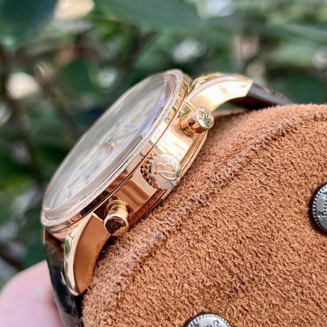 Breitling Transocean Chronograph 18k Rose Gold RB0152